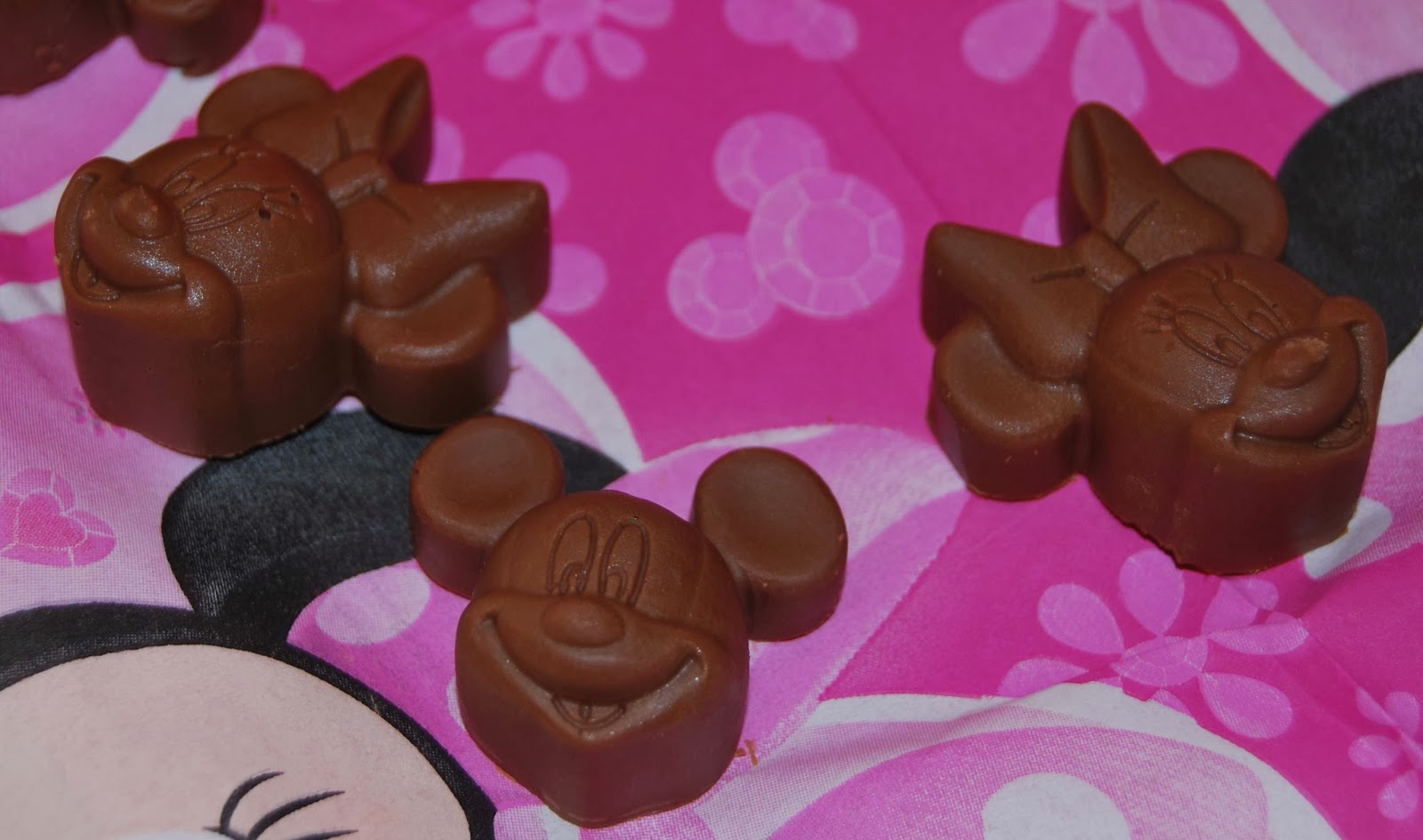 Faca e Garfo, refeições para a marmita: Chocolates da Minnie e do Mickey