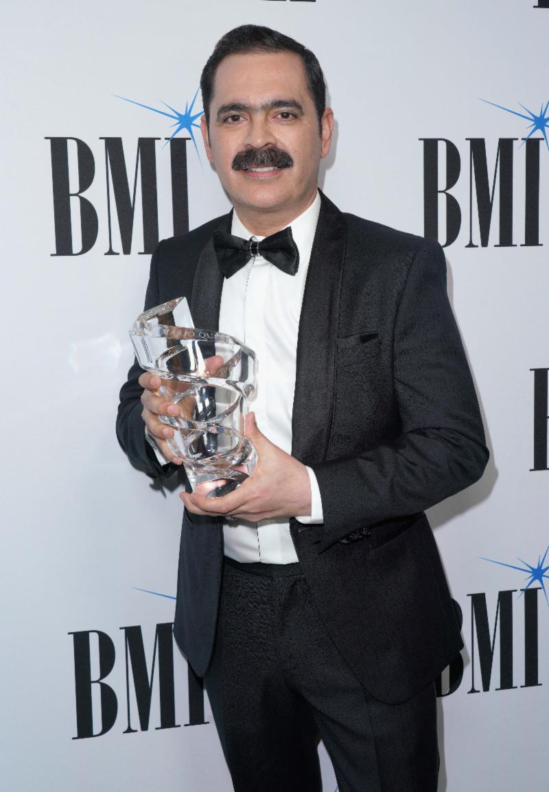 Mario Quintero recibe el Premio Presidencial BMI 2019 - Beto Franco Digital