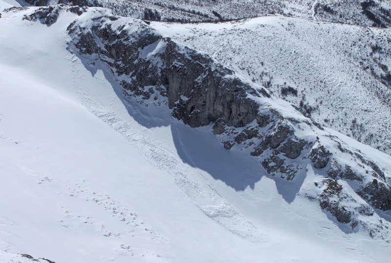 Meteo Campoo: Caída de aludes en las Cumbres de Alto Campoo, 7 de Abril