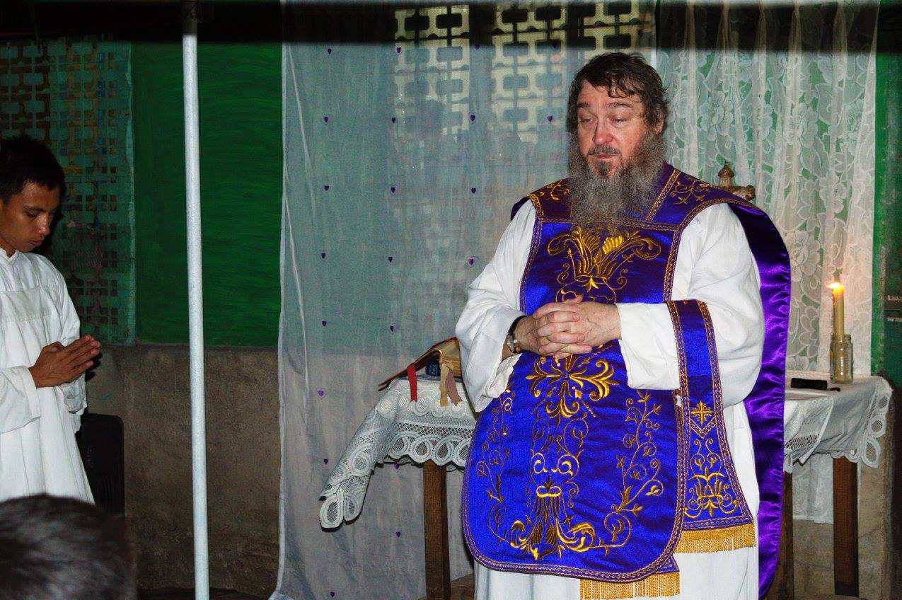 Rainha dos Mártires : Fr. Paul Kramer, Mass, 06-12-2015, Cebu, Philippines