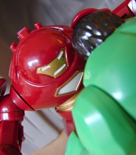 Toyriffic: Bootleg Hulkbuster Armor Iron-Man Mini-Figure