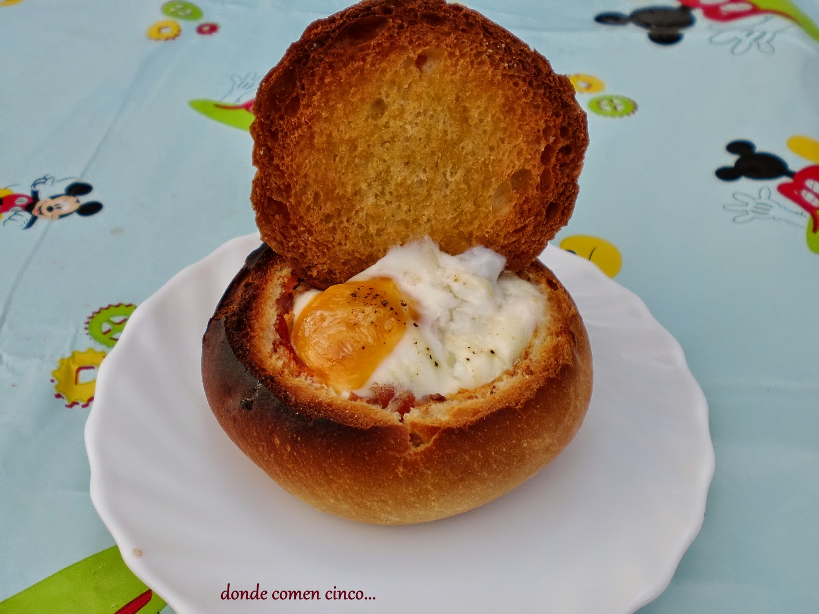 Donde comen cinco....: Huevos al nido