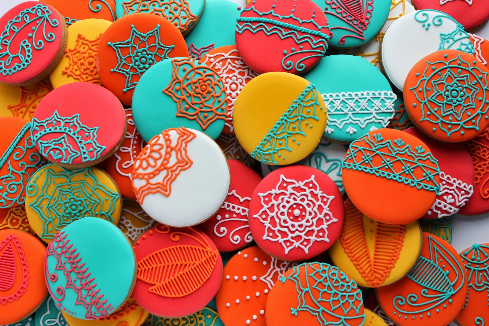 Sugar Bea's Blog: Henna inspired Christmas Cookies {for some VERY cool ...