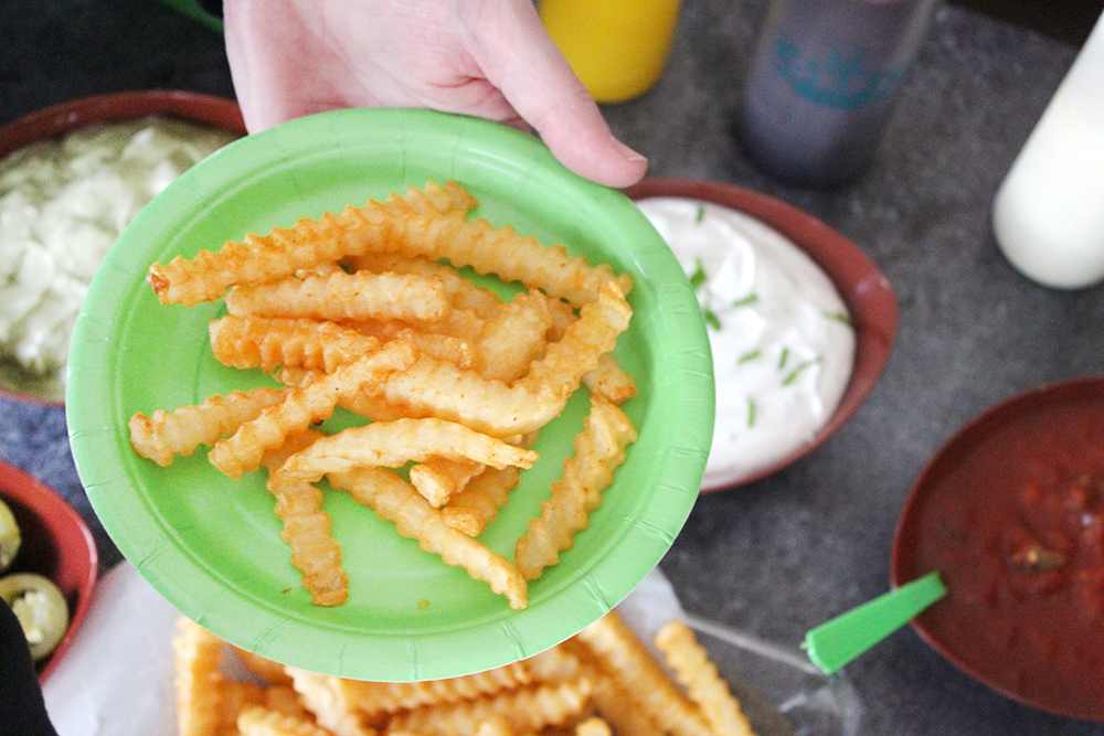 Southern Mom Loves: Game Day 'Make Your Favorite' Fry Bar Spread