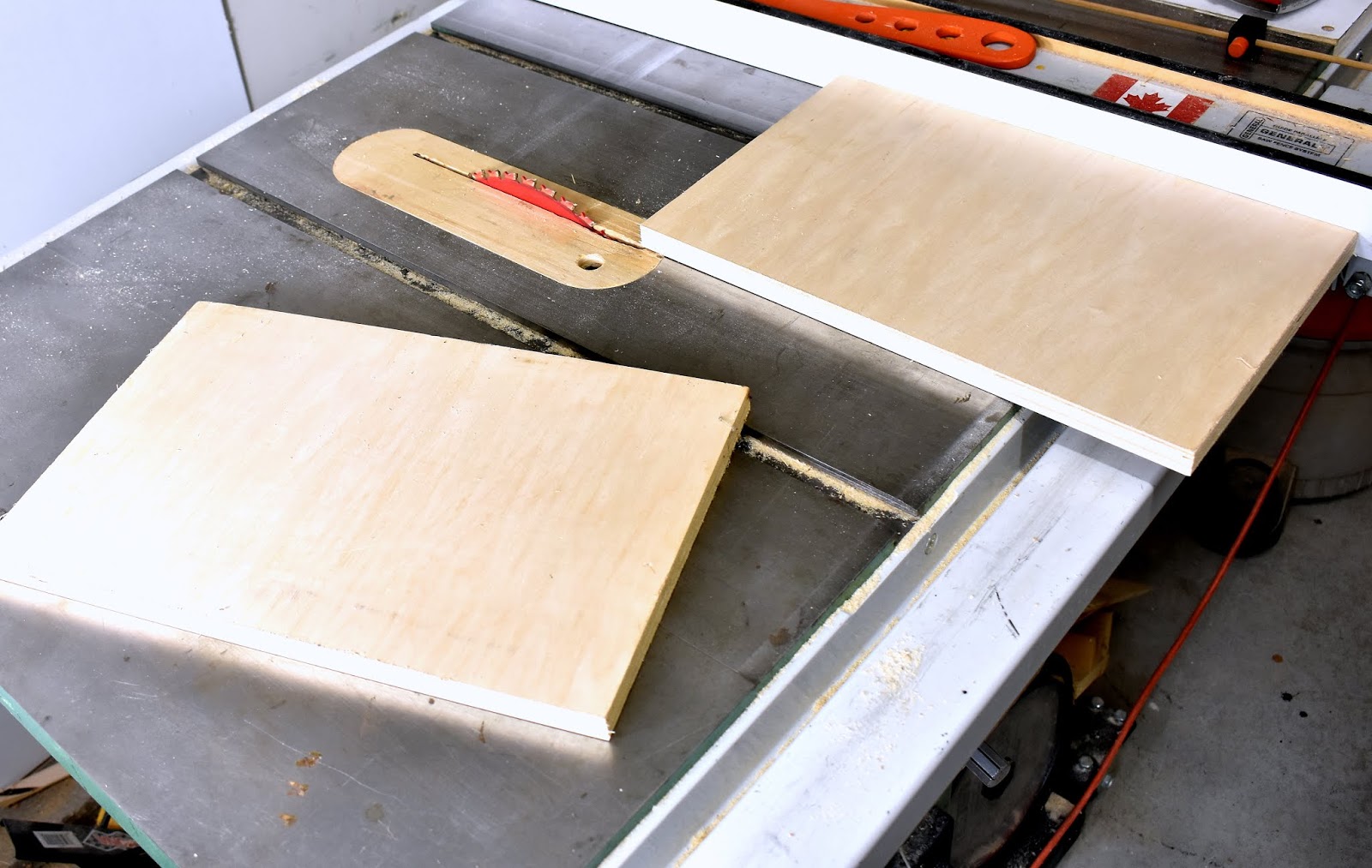 Jax Design: Jigsaw Table with Quick Install and Release