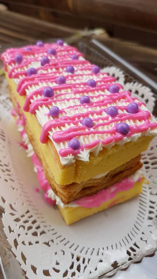 Kue-kue Unyu khas Tata Cake