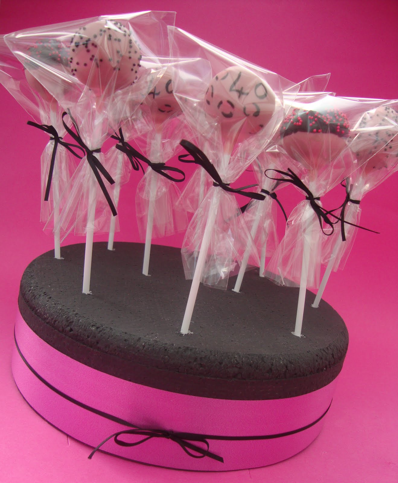 popits cake pops: Black and Pink pops