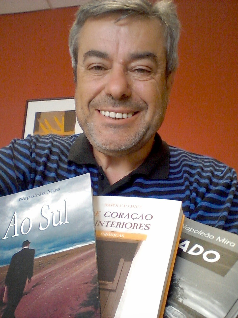 por aí: Como Comprar Livros de Napoleão Mira