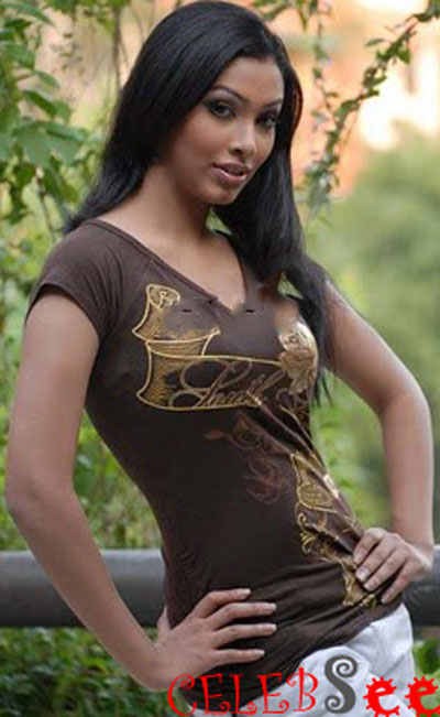 Bangladeshi Super Hottie Model : Nabila Karim CelebSee BD CelebSee