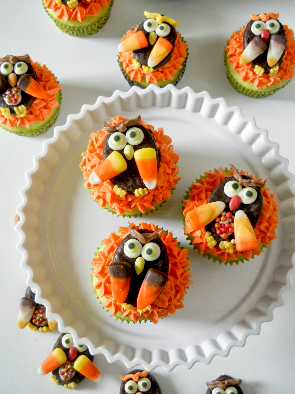 Sugar Swings! Serve Some: Simple Candy Owls