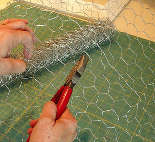 Needles 'n' Knowledge: Display Frame with Chicken Wire Tutorial
