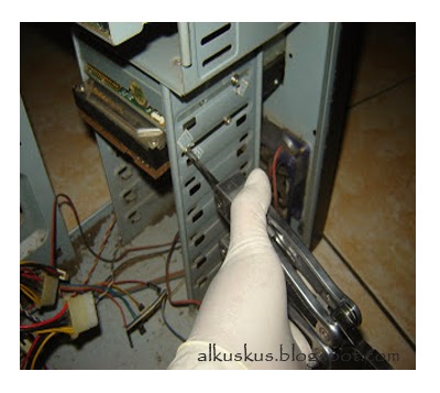 informatics_engineering: CARA MEMBONGKAR DAN MEMASANG KOMPUTER (PC)