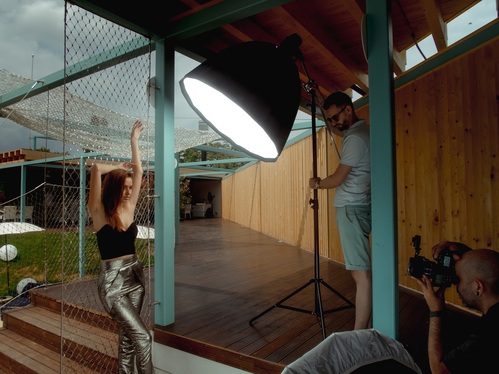 Shooting at the pool: Two light setup for model photography ...