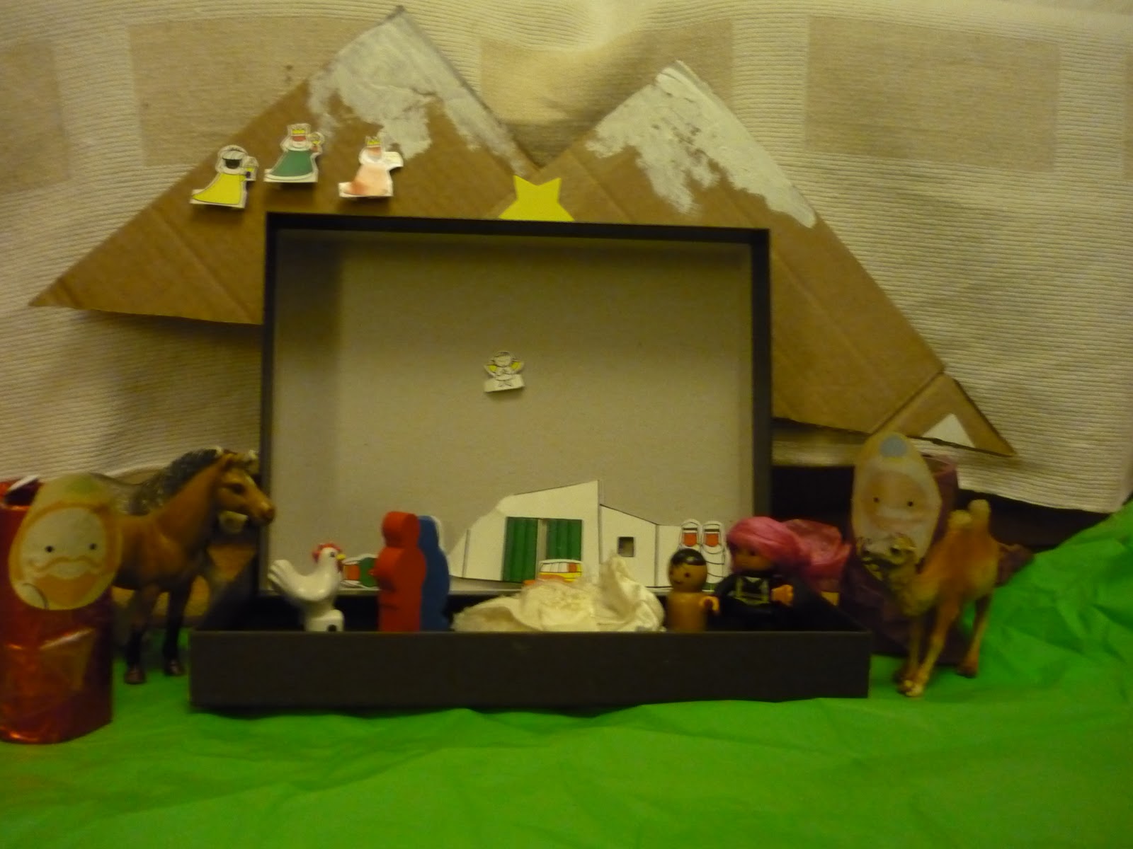 Cook-arlo: small world play - the nativity scene- Belén Navideñoad