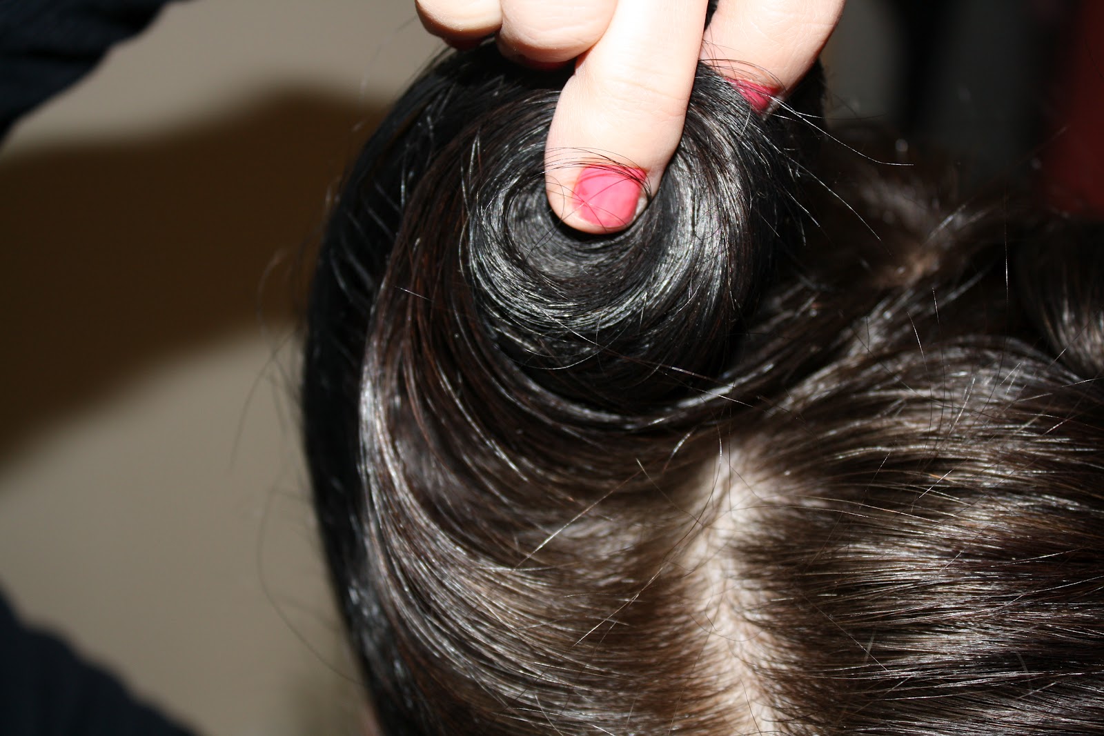 Lippy in London : How To: Easy Victory Rolls