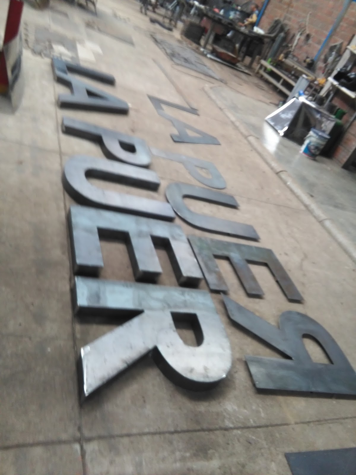 DELGO: LETREROS METALICOS DELGO