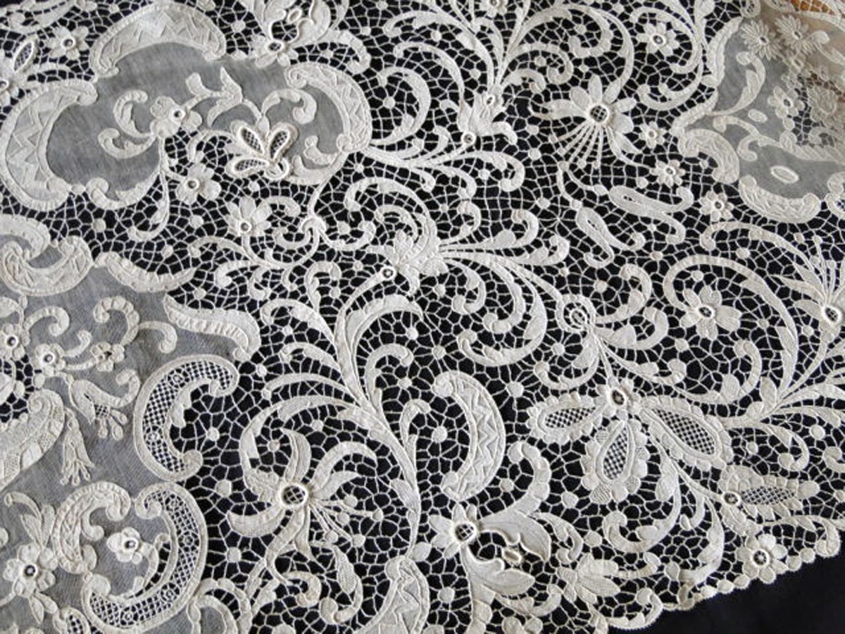 Buyer & Seller of Antique Lace, Fine Linens, Vintage Clothing, Haute ...