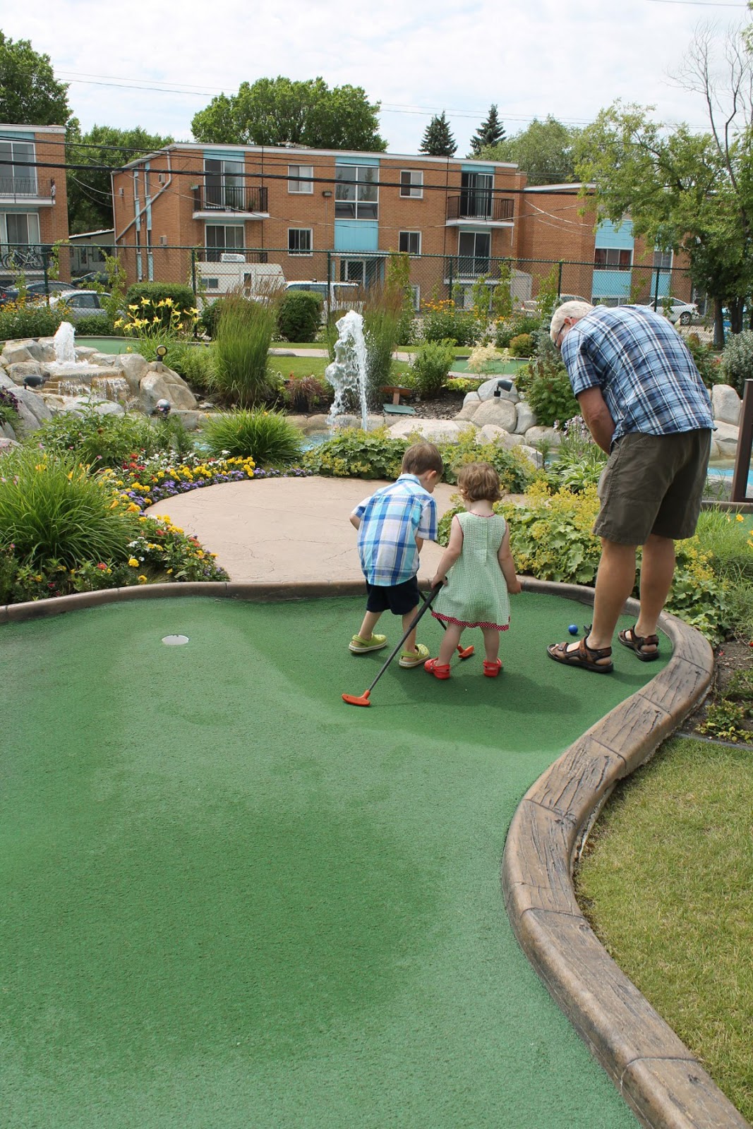 The Funniest Game Of Mini Golf Ever!!!