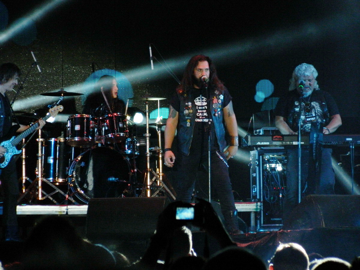 LA MULTI ANI, ROMANIA!: Formatia Phoenix in concert la Zilele Bucurestiului