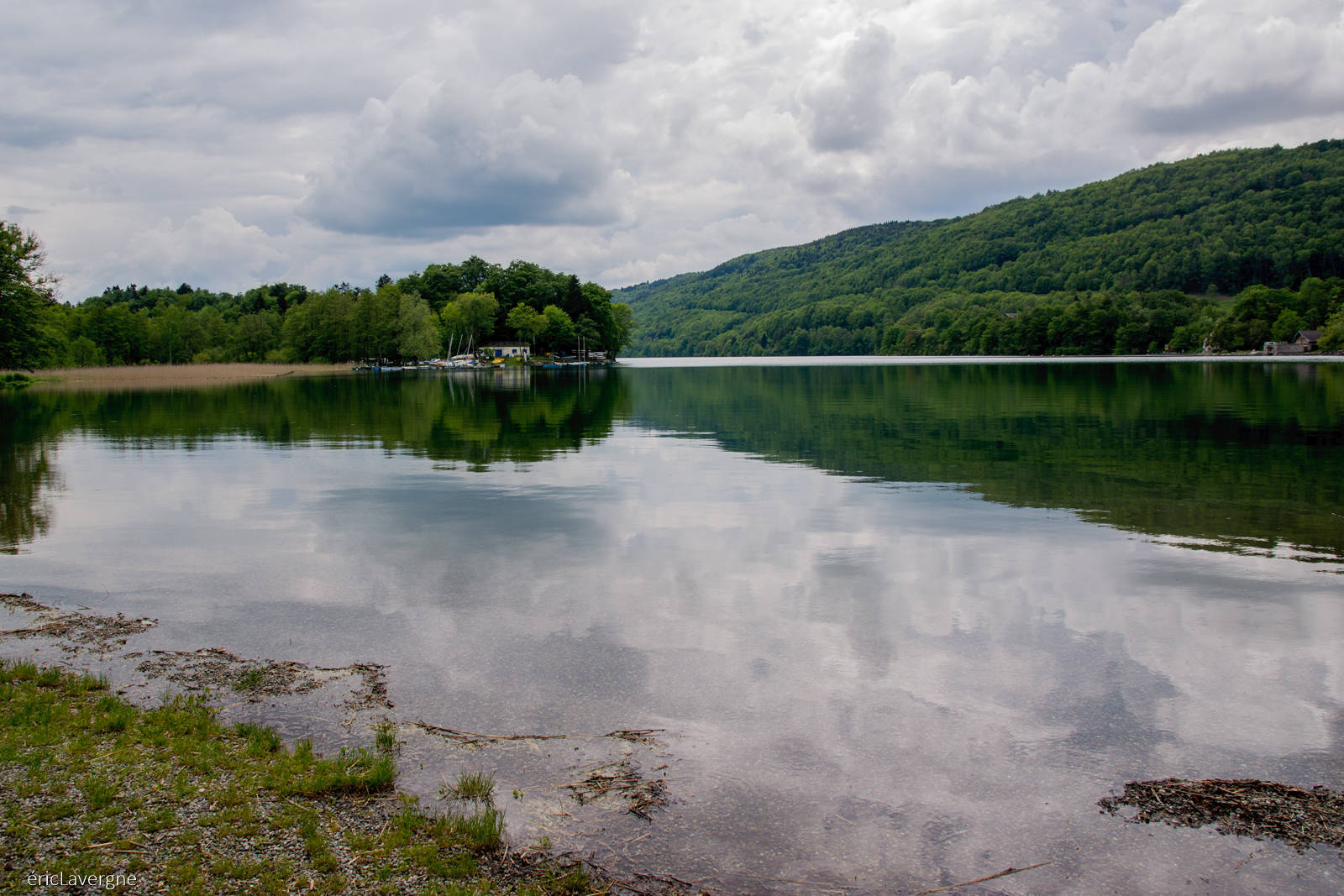 Eric Lavergne Images: Lac de Laffrey, France, Mai 2018. FM1805009.