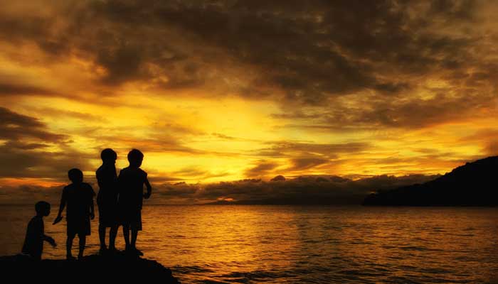 Wisata Budaya MENIKMATI KEINDAHAN PANTAI NAMBO DI KENDARI Penuh ...