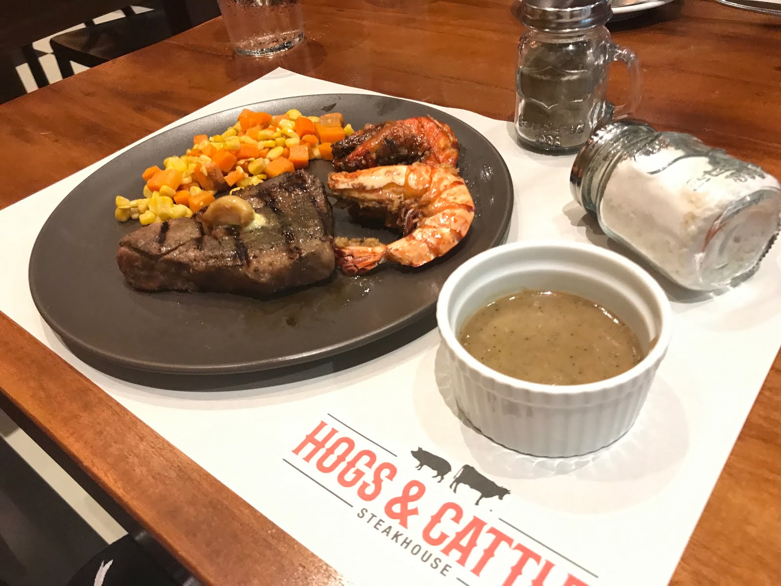 Hogs and Cattle's Unlimited Wagyu + Prawns - Gastronomida