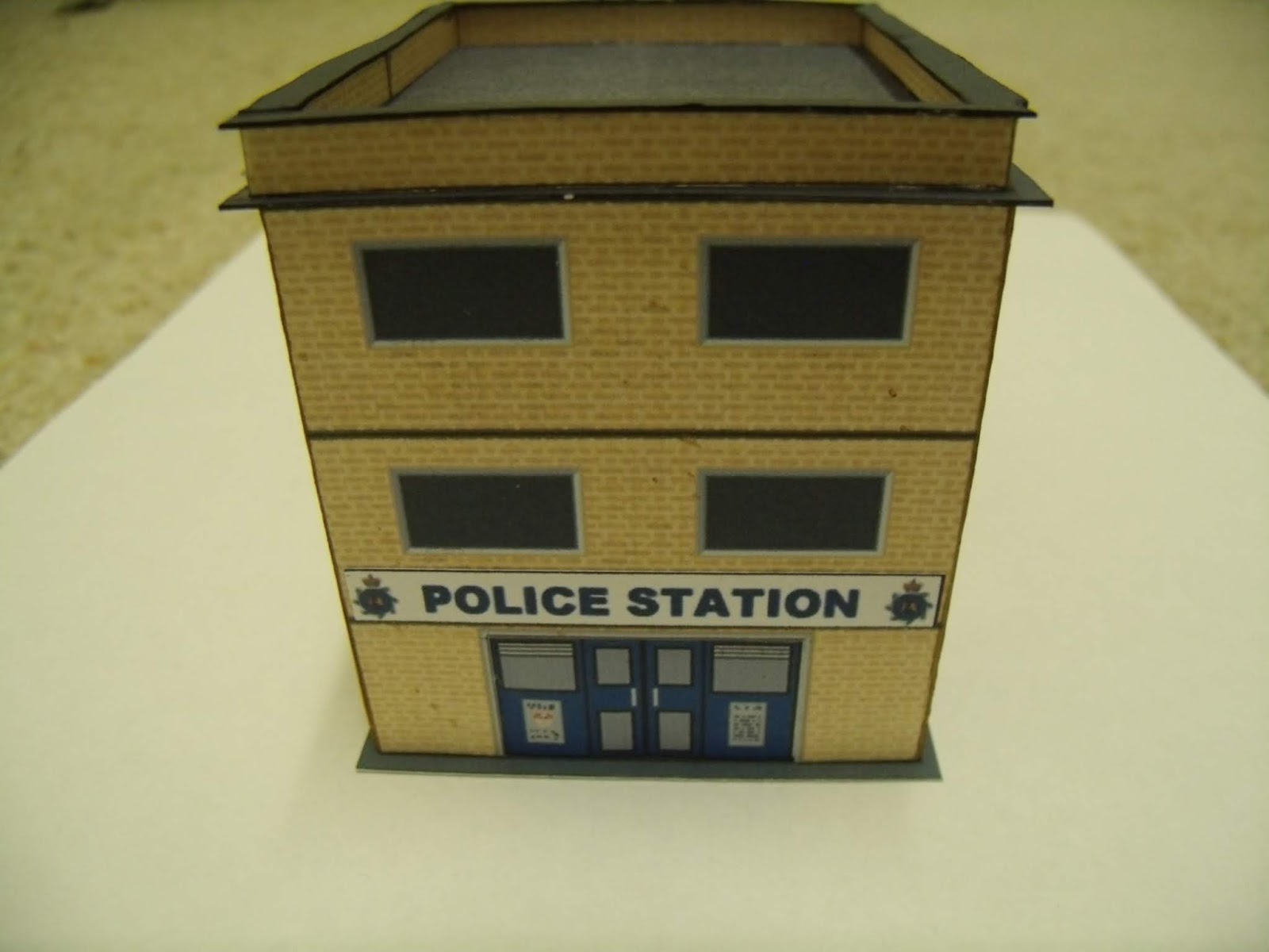 N Gauge Model Making: n gauge police station