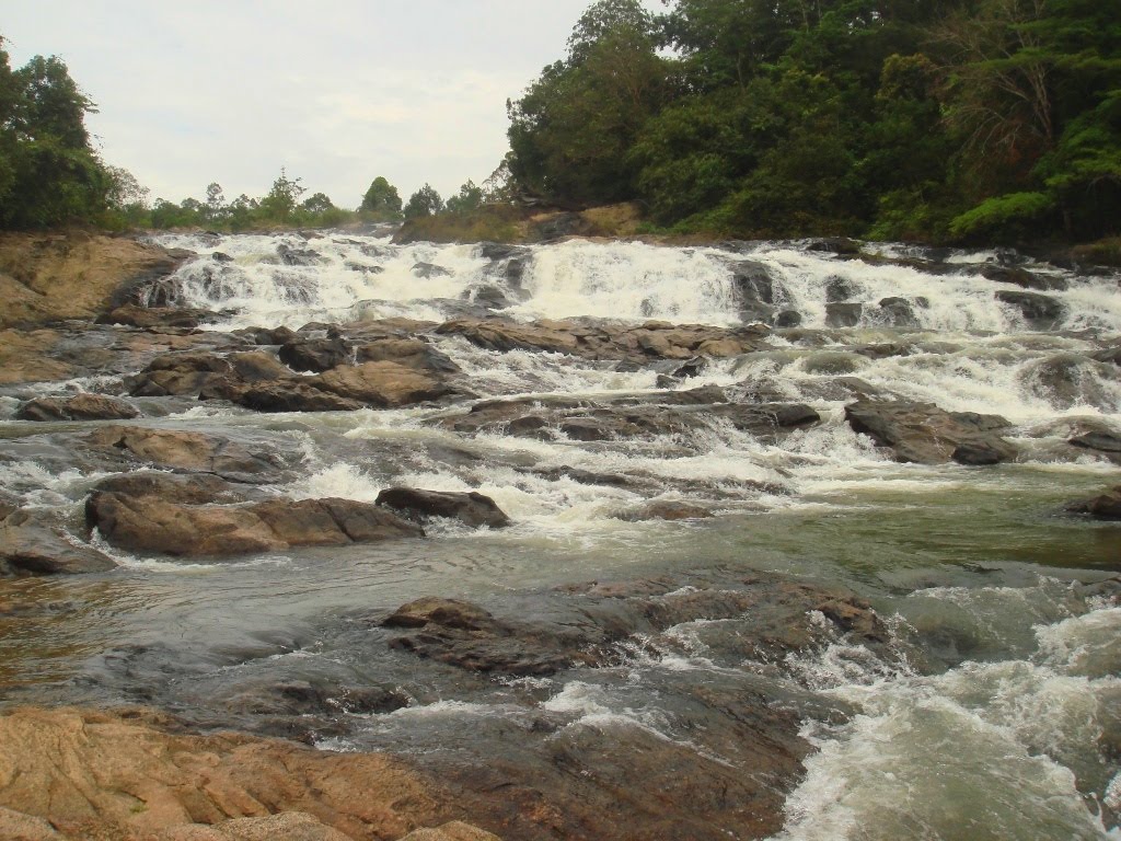 Xenon: Air terjun Lata Rek