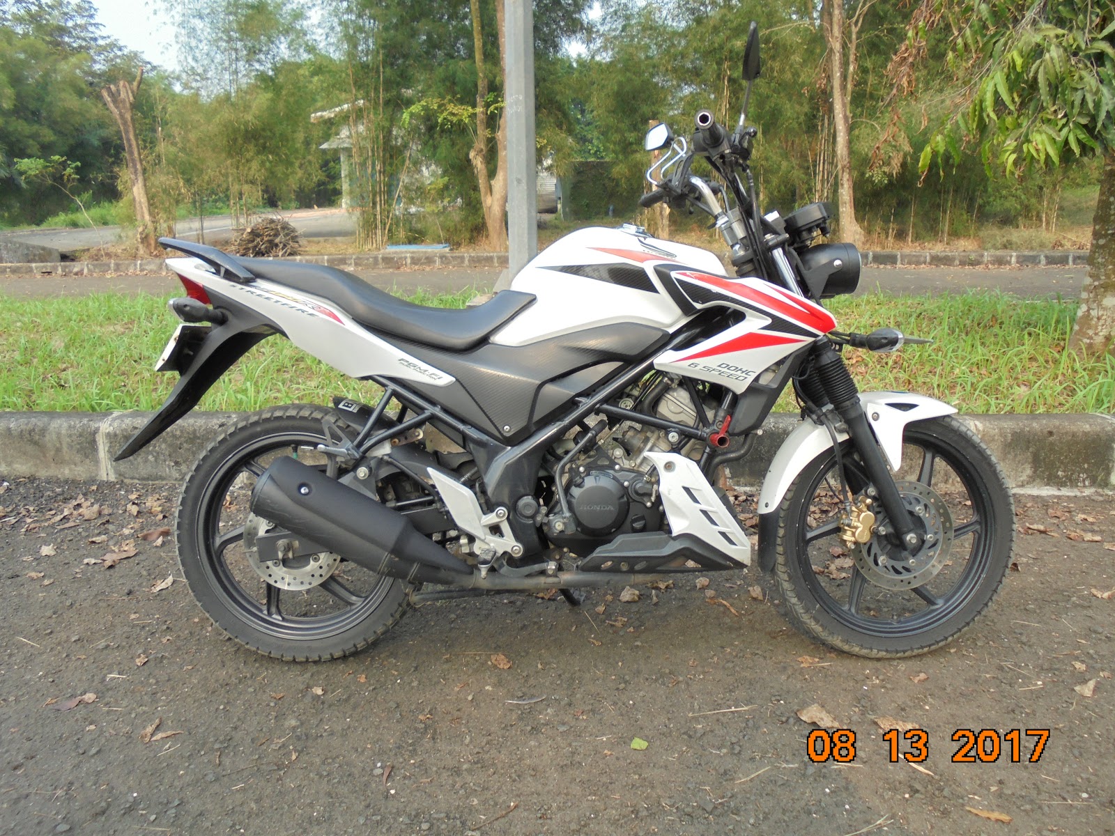 Bento Oto Blog: Honda Old CB 150 R Modifikasi Lampu Buell