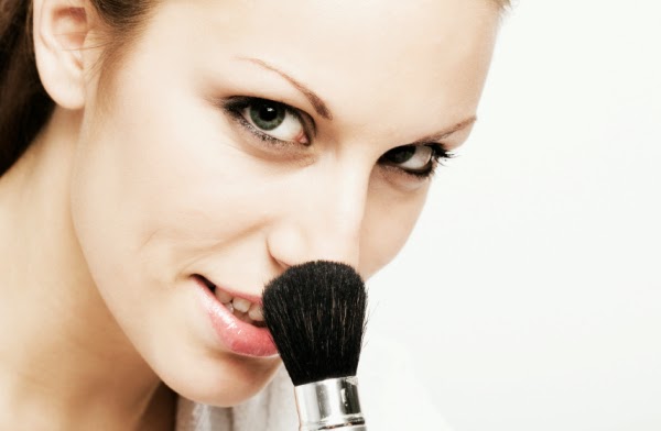 4 Unbelievable Uses for eyeshadow that you probably didn't know