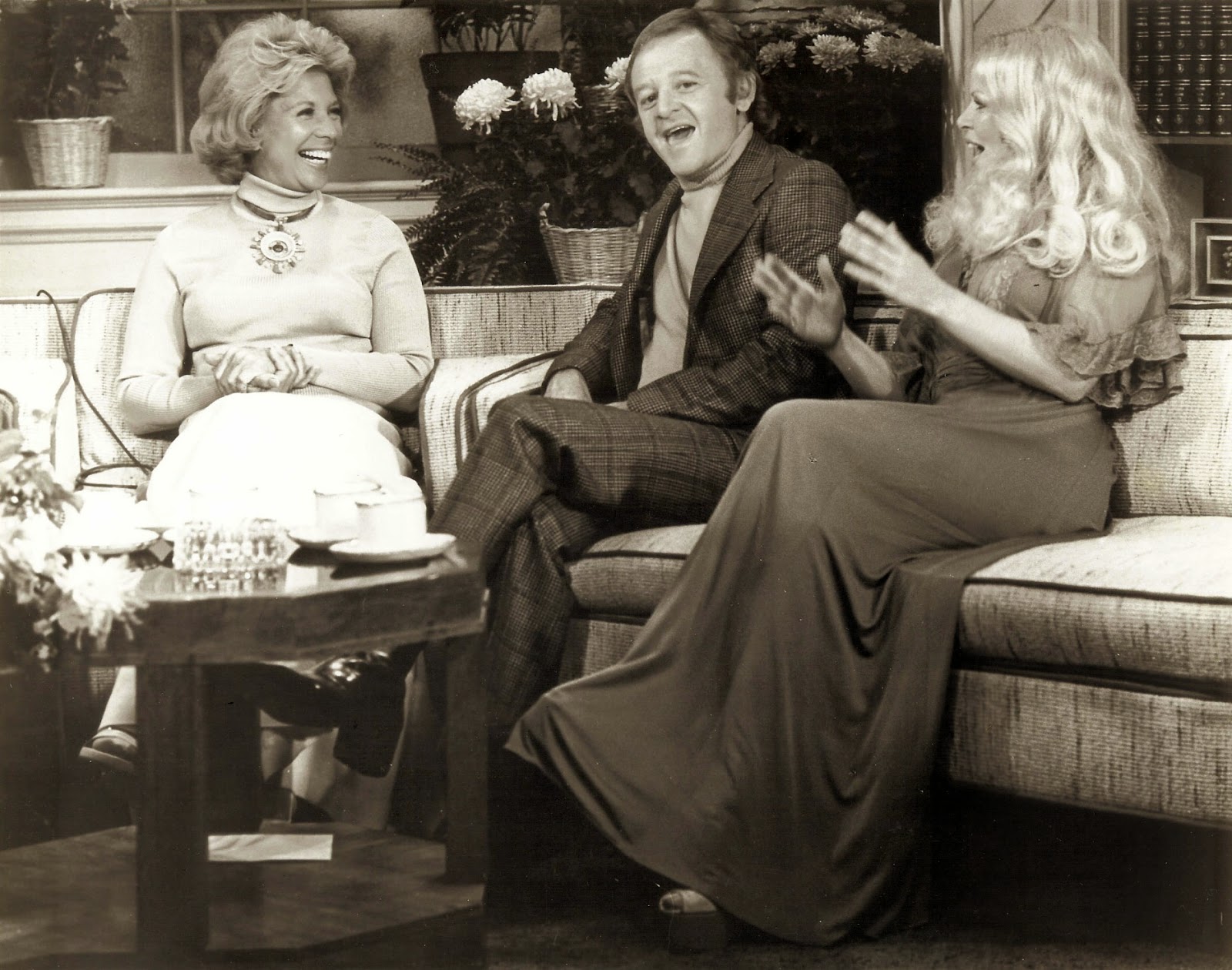 Los Angeles Morgue Files: Singer & Actress Dinah Shore 1994 Hillside ...