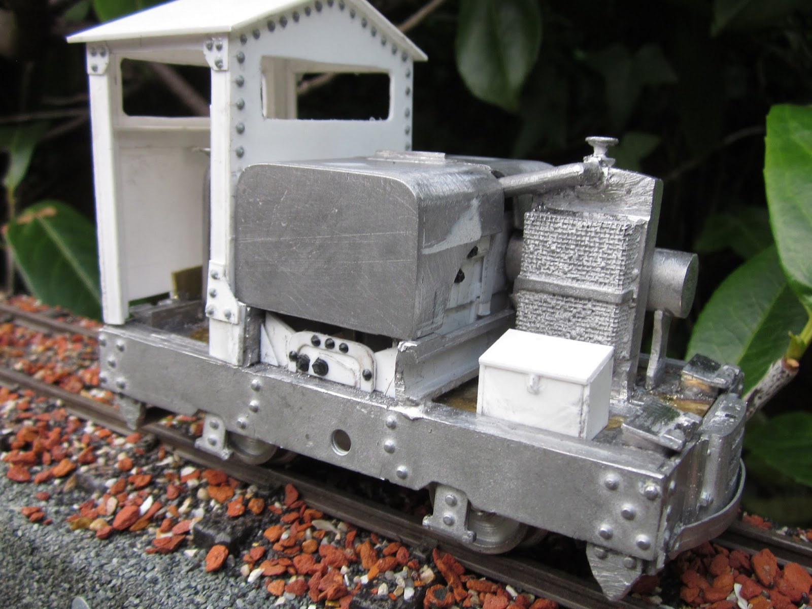 Peckforton Light Railway: How I constructed a plate frame Simplex loco ...