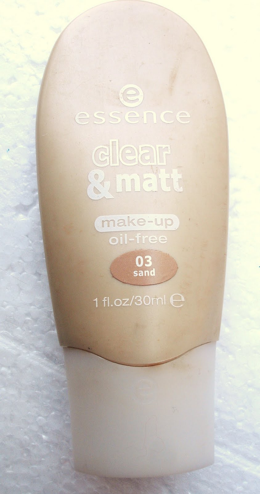 Reviews && Swatchs: Base Essence Clear & Matt