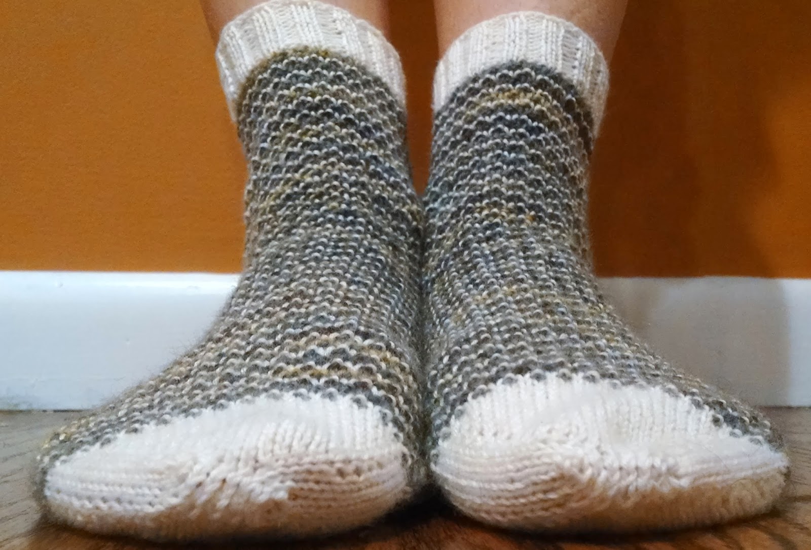 Broken Seed Stitch Socks ~ Knitting & Crochet Ideas