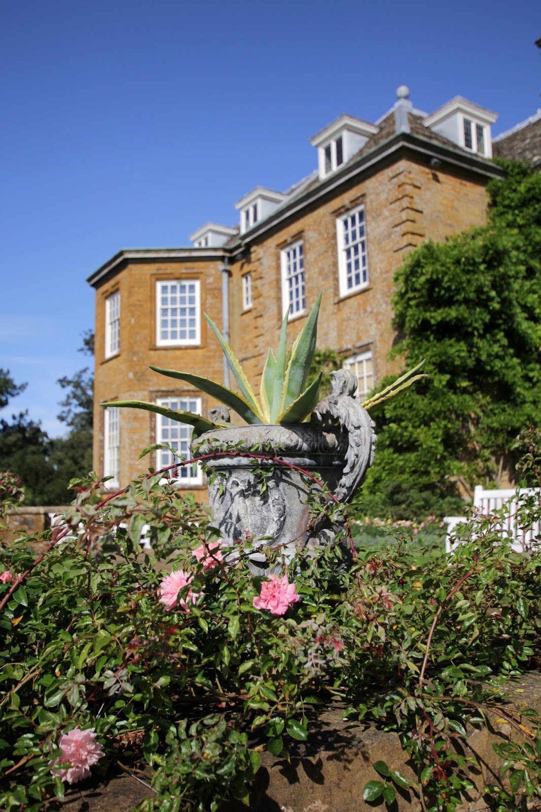 Escapes and Photography: Spring at Upton House