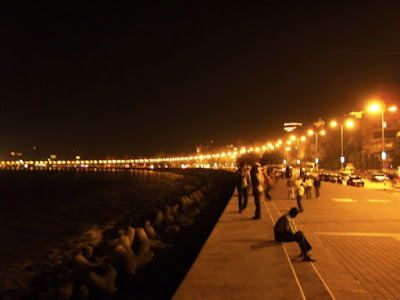 Rahul's Blog..!!!: Marine Drive at night..!!