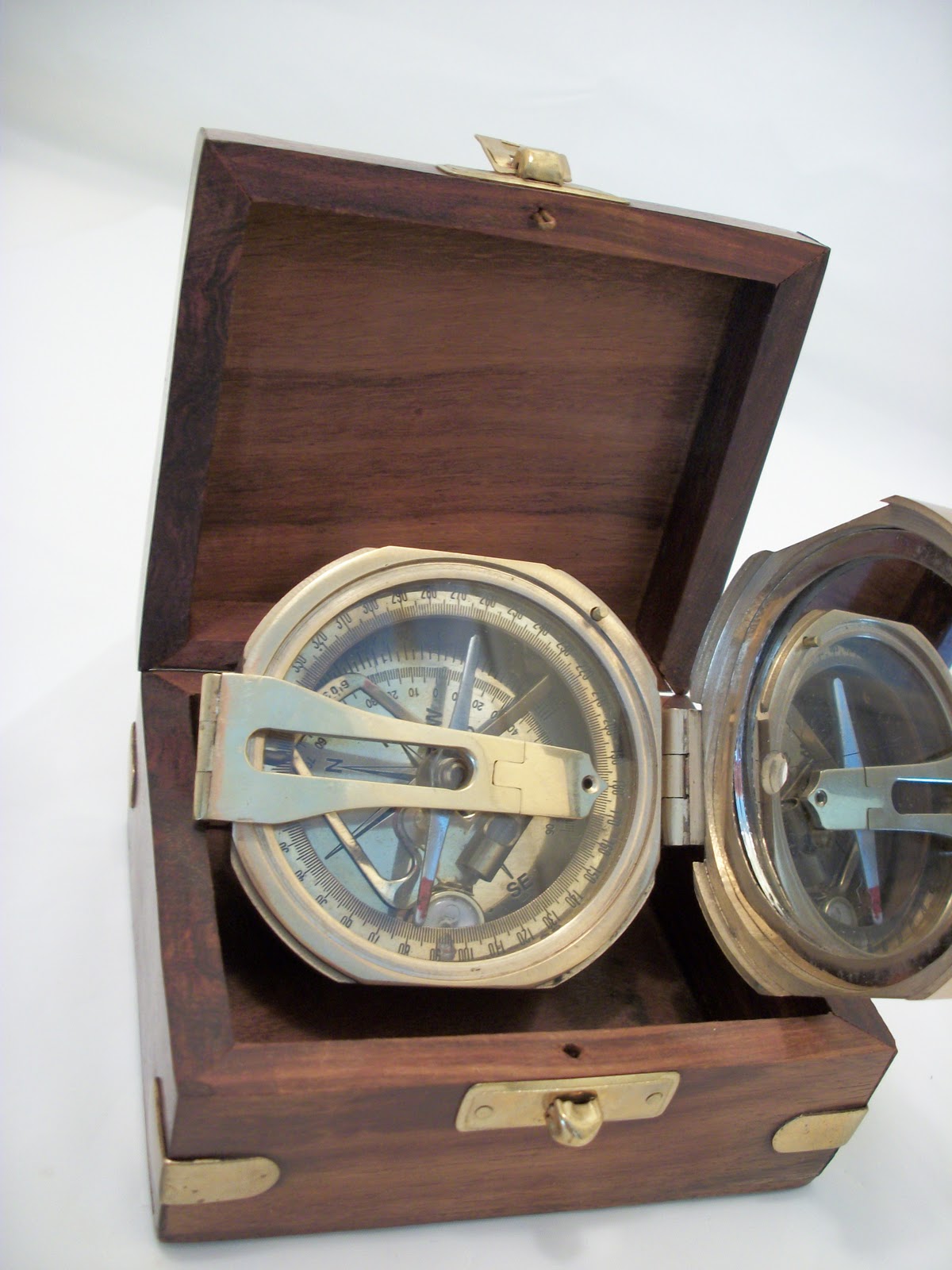 exeterbay: Vintage Brass Surveyor's Compass - $9.99