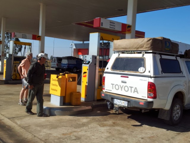 Mrad & Inge's 60+ ANGOLA: D9-10: Humpata - Lebo/a Pass - Namibe ...