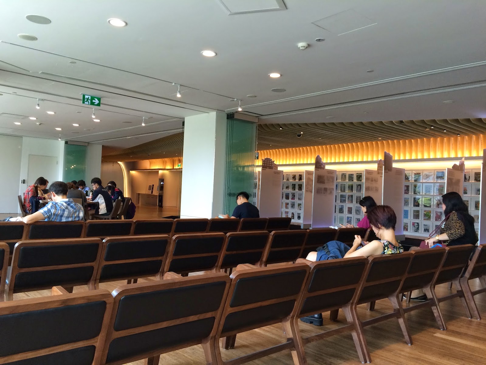 Library @ Orchard Gateway - Singapore - Travel is my favorite Sport