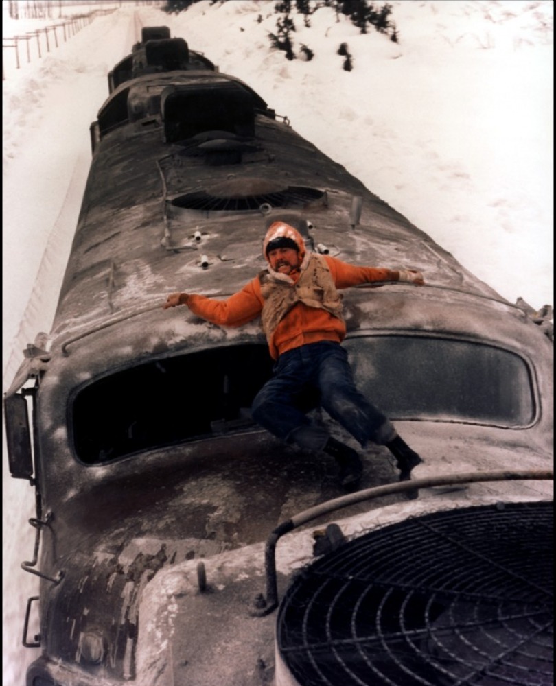 FARK.com: (8376933) Saturday Cinema, Runaway Train, 1985 - Two escaped ...
