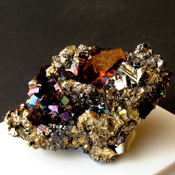 Bornita (Bornite) - Mineral