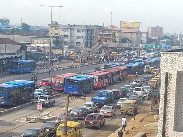 Photos: Police arrive Fadeyi, Lagos to disperse rioters
