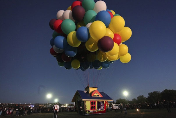 Around the World: Real-life Up House Lifted By Helium Balloons to ...