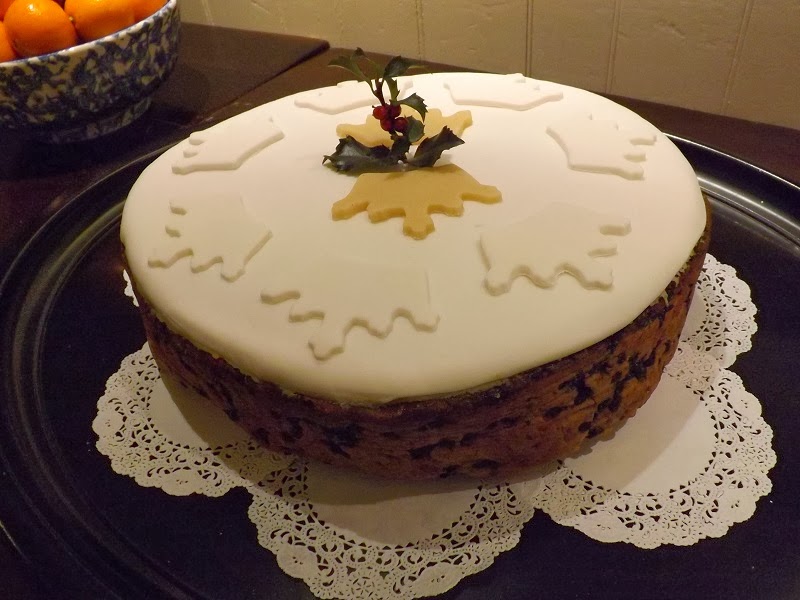 Eat locally. Blog globally.: The Earliest Known Twelfth Cake Recipe