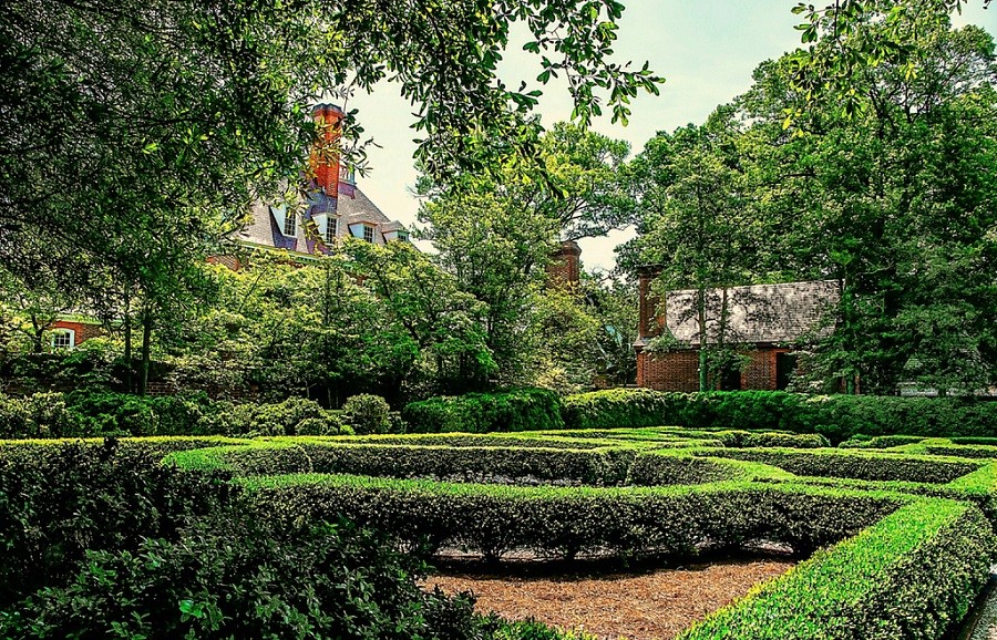 Plants & Gardens in Colonial & Early America: Walled & Fenced Courtyard ...