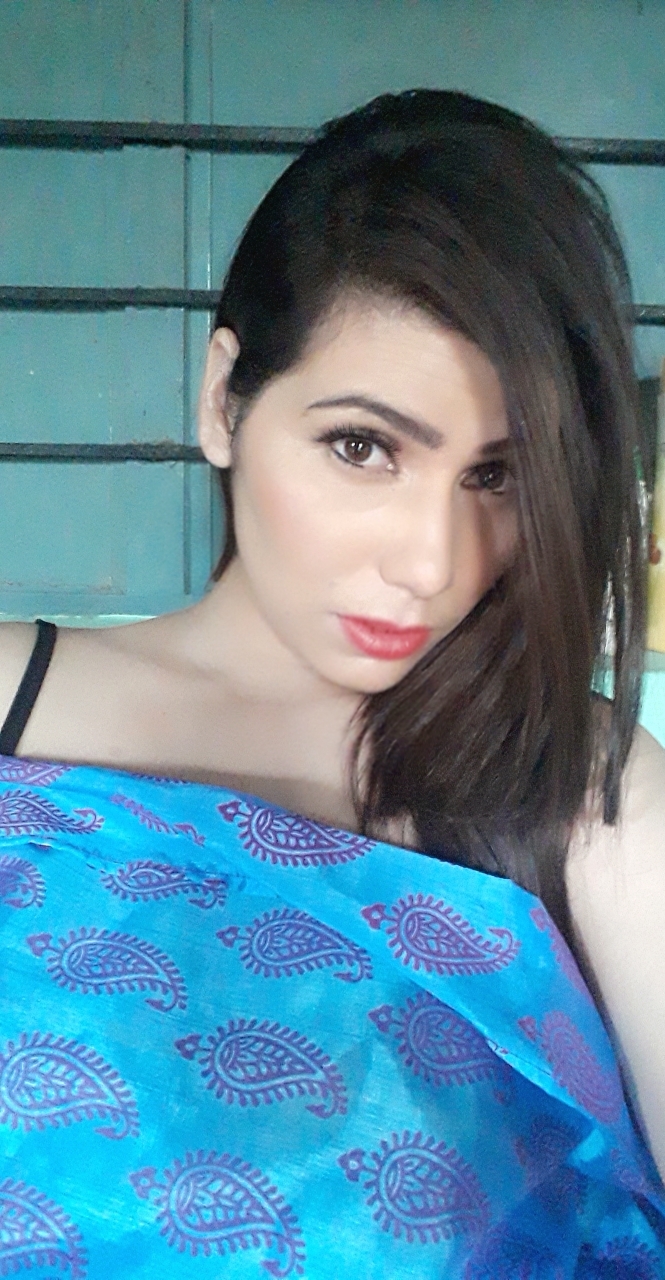 Farha Rizvi Unseen Photo Gallery - Latest Movie Updates, Movie ...