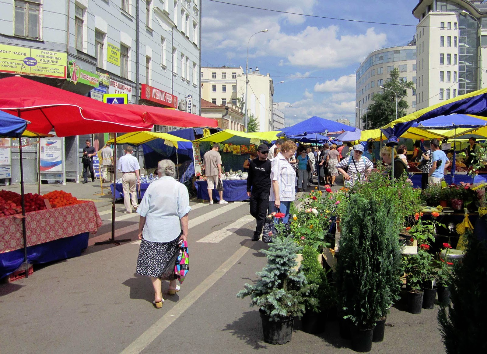 Three years in Moscow: Open air markets