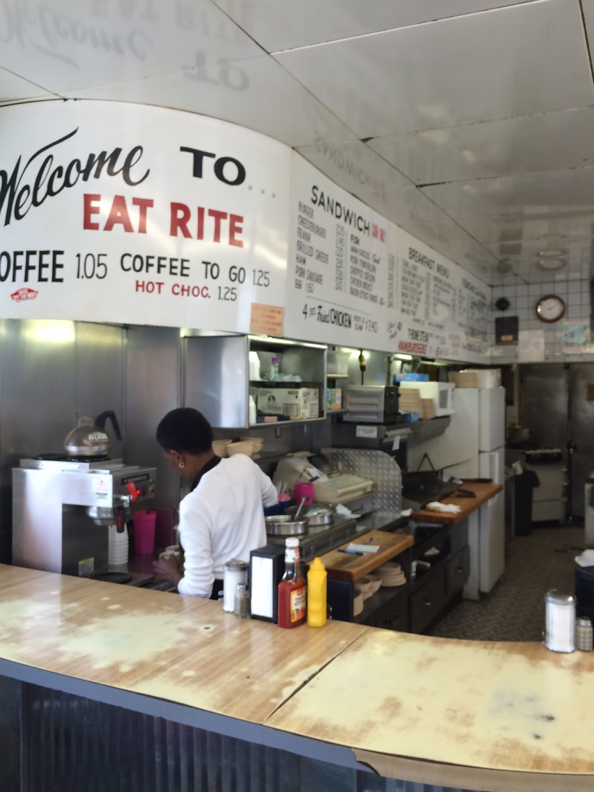 Travels of a Commoner: Diving into a slinger at the Eat Rite Diner, St ...