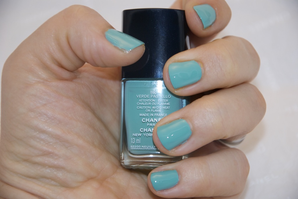 Schöne Nagellacke: Chanel Verde Pastello 590