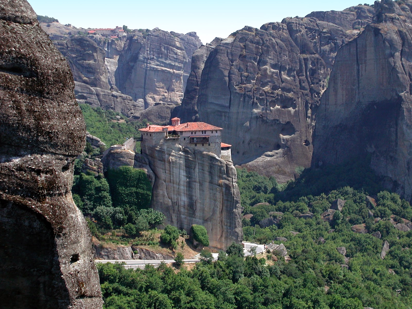 Intelliblog: TRAVEL TUESDAY #34 - METÉORA, GREECE